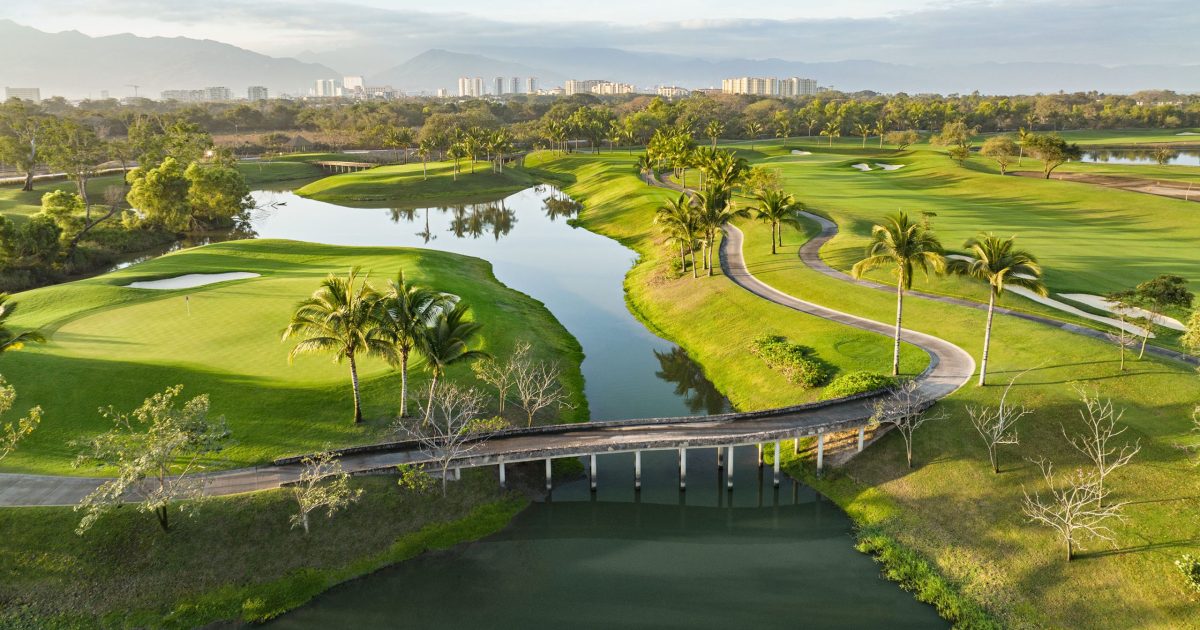 Vidanta Nuevo Vallarta Awarded 2022 Renovation of the Year - Shark.com